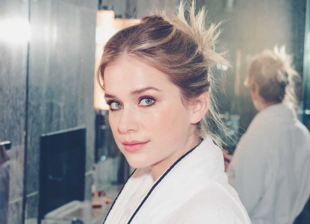 Elizabeth Lail Height Weight Body Measurements Eye Color Bio